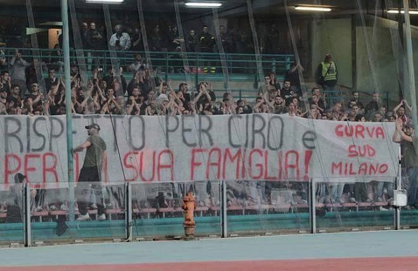 Dalla vergogna allo stupore. Striscioni e tifo: il calcio che cambia ...