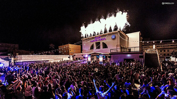 Cena spettacolo al Club Partenopeo coi migliori dj di Napoli: ricavato ...
