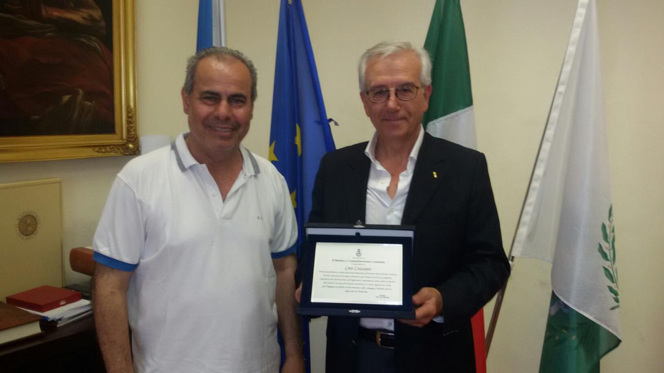 Una targa al torrese Ciro Cozzuto: 40 anni di straordinaria carriera in ...