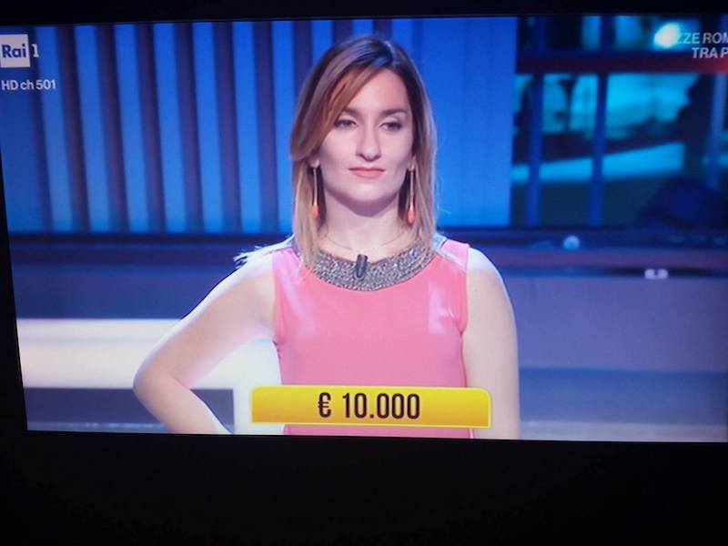 La torrese Gioia De Simone a "I Soliti Ignoti" su Rai Uno - Vesuvio Live