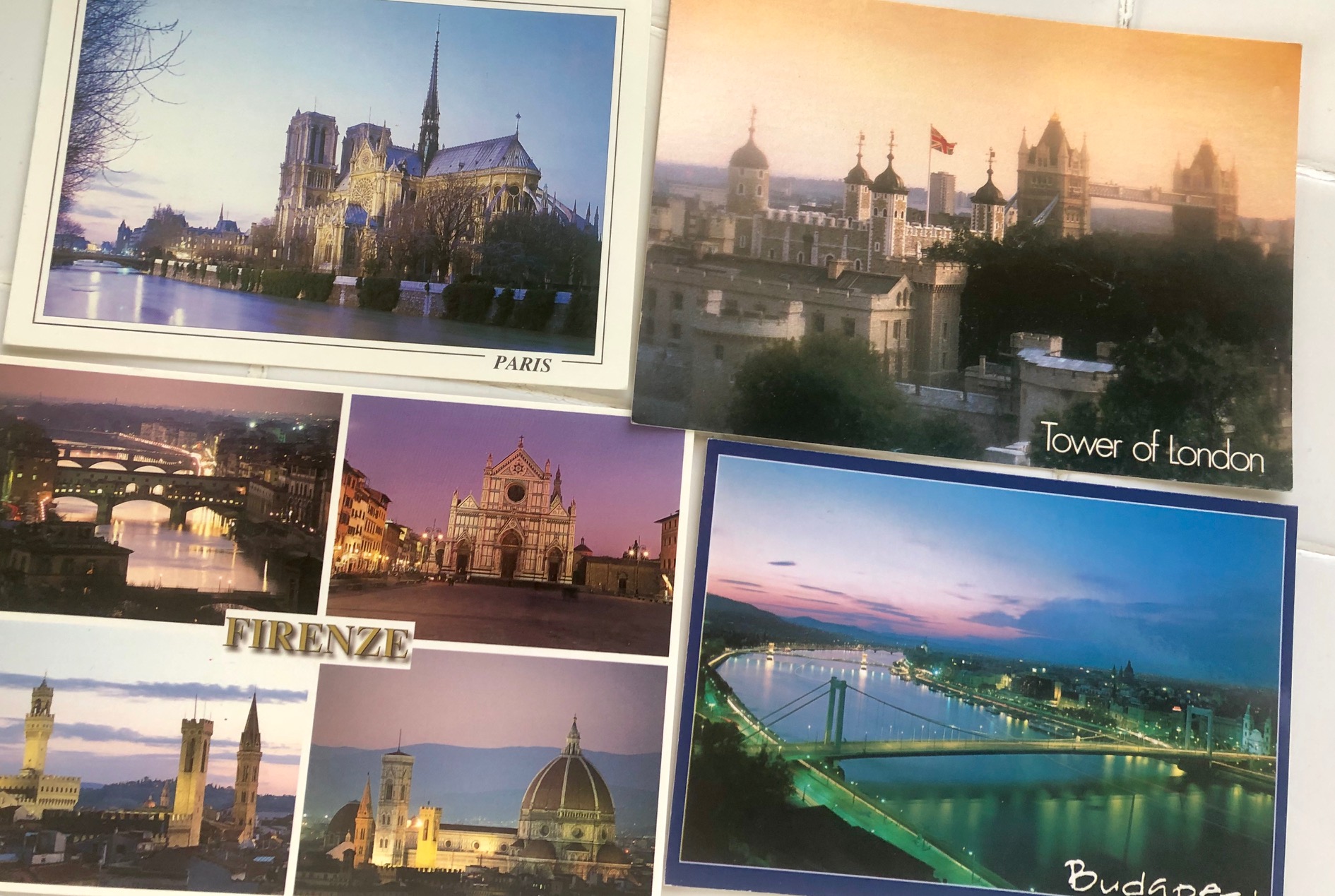 La cartolina compie 150 anni ma ormai è andata in pensione