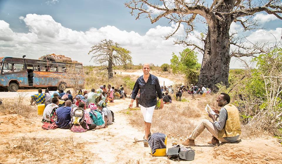 Tolo tolo di Checco Zalone: il dramma dei migranti e il degrado degli ...