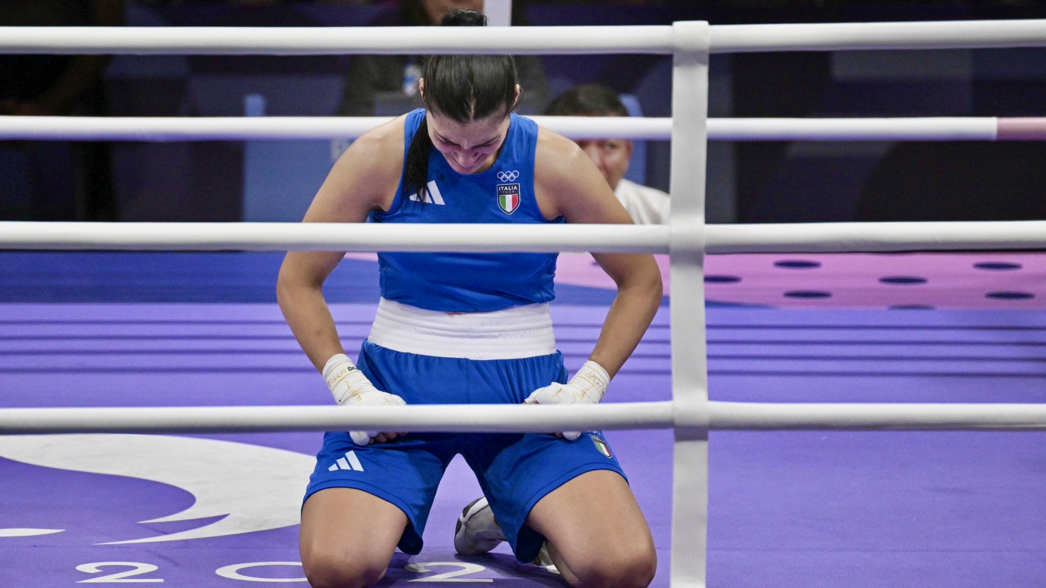 Olimpiadi, Angela Carini: "Un pugno mi ha fatto troppo male"