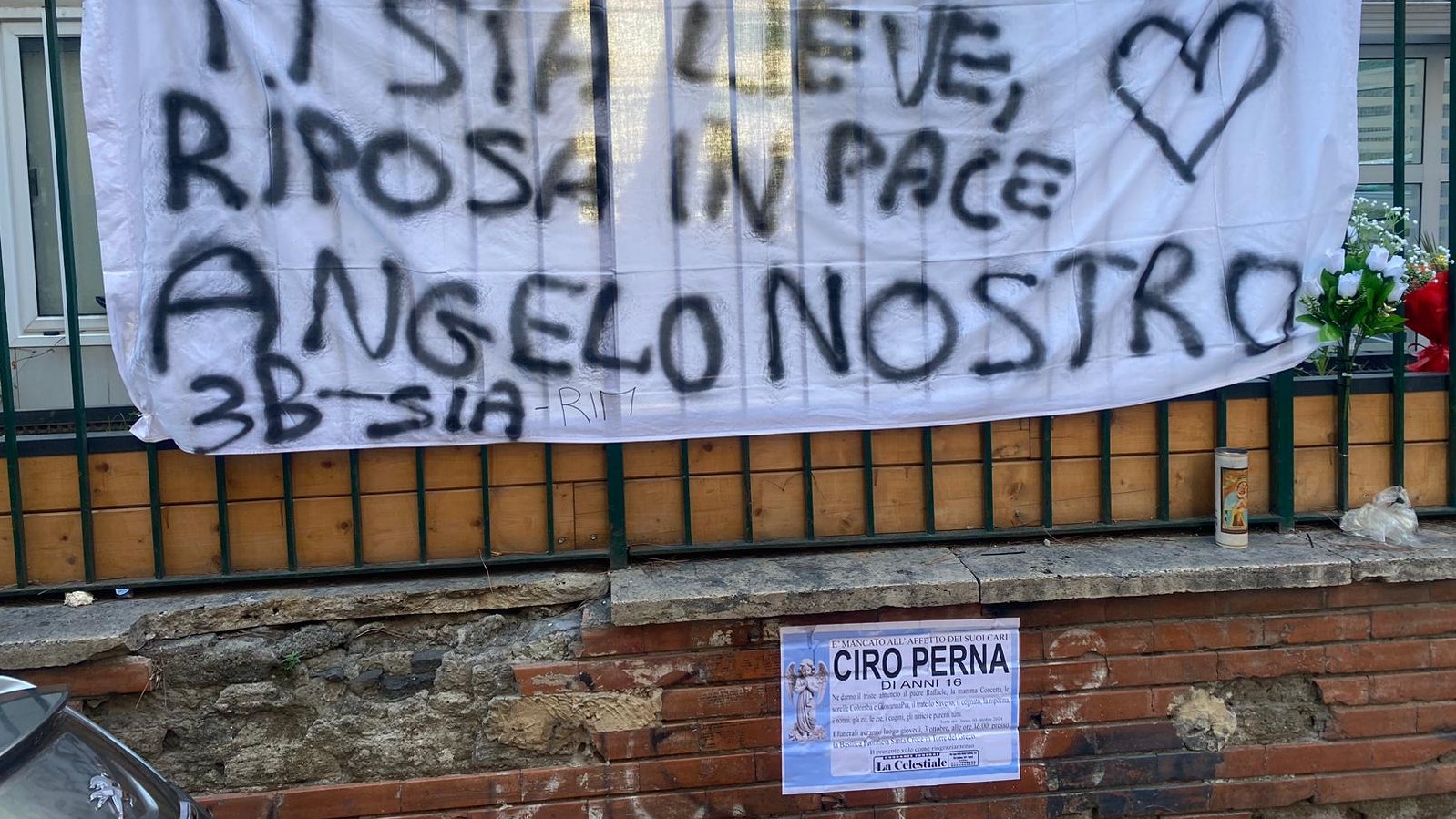 Oggi è il giorno del dolore a Torre del Greco per i funerali di Ciro